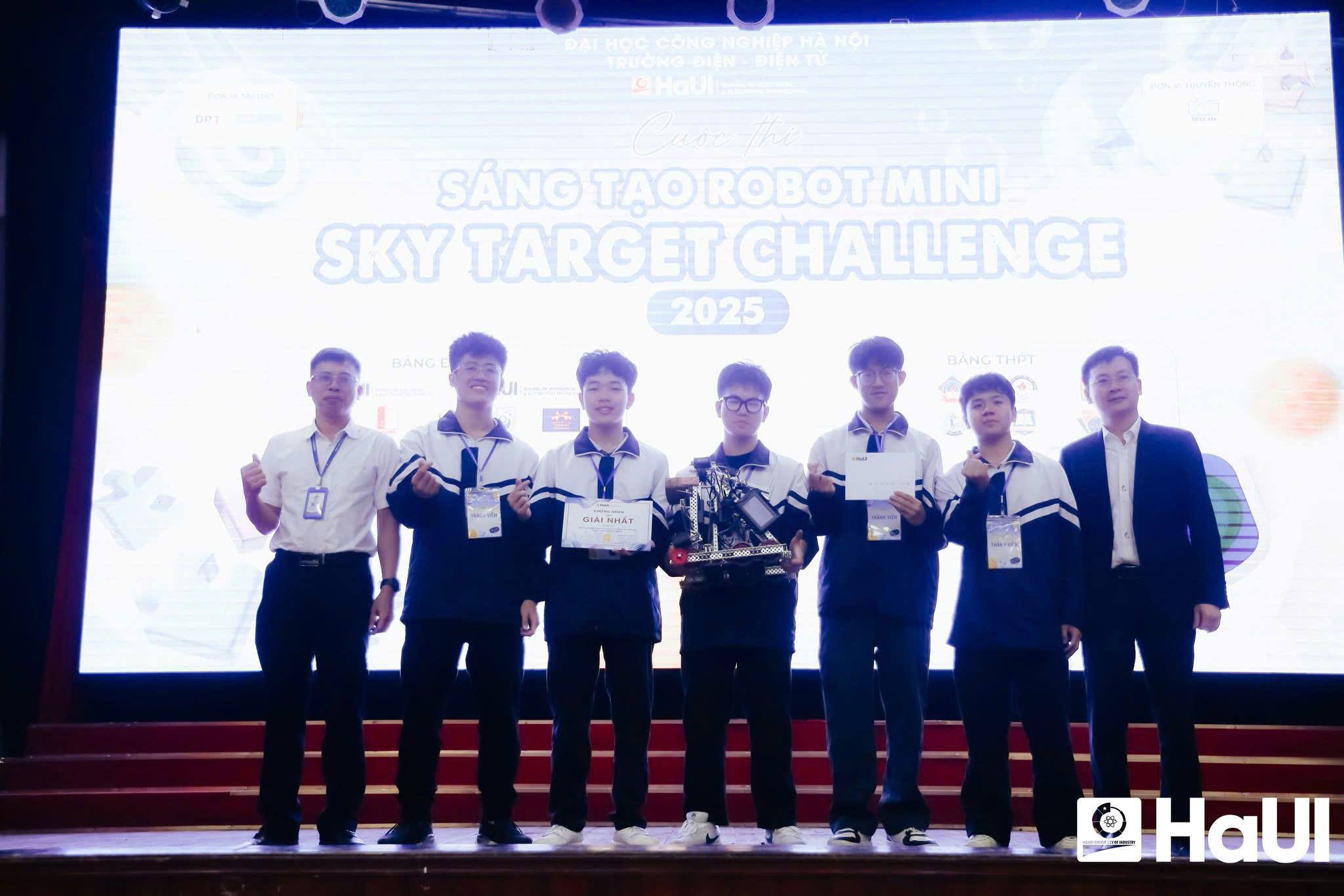 THPT Chuyên Cao Bằng giành Giải Nhất Cuộc thi Sáng tạo Robot mini – Sky ...