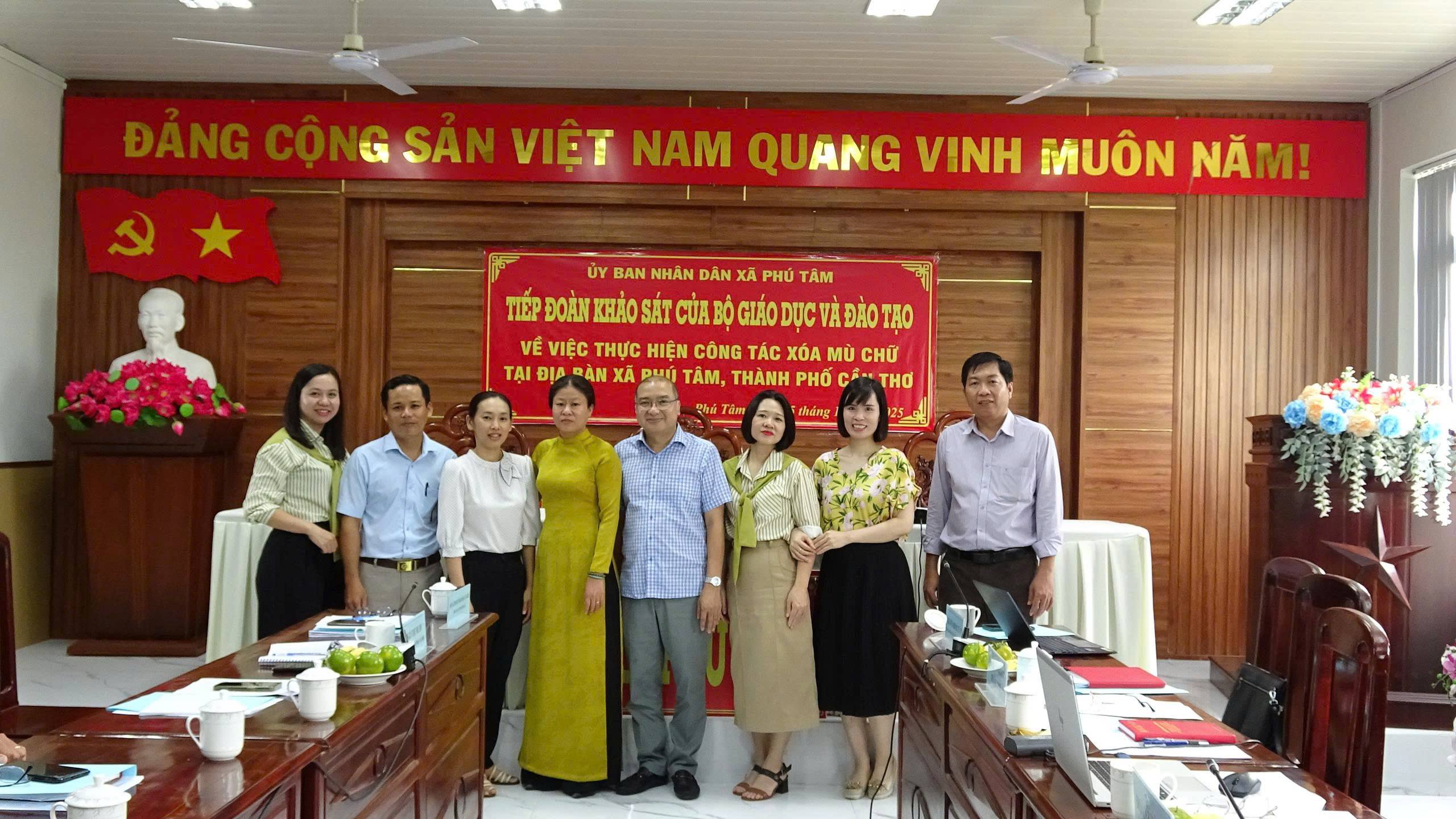 Lãnh đạo UBND xã Phú Tâm tiếp Đoàn khảo sát của Bộ giáo dục và Đào tạo ...