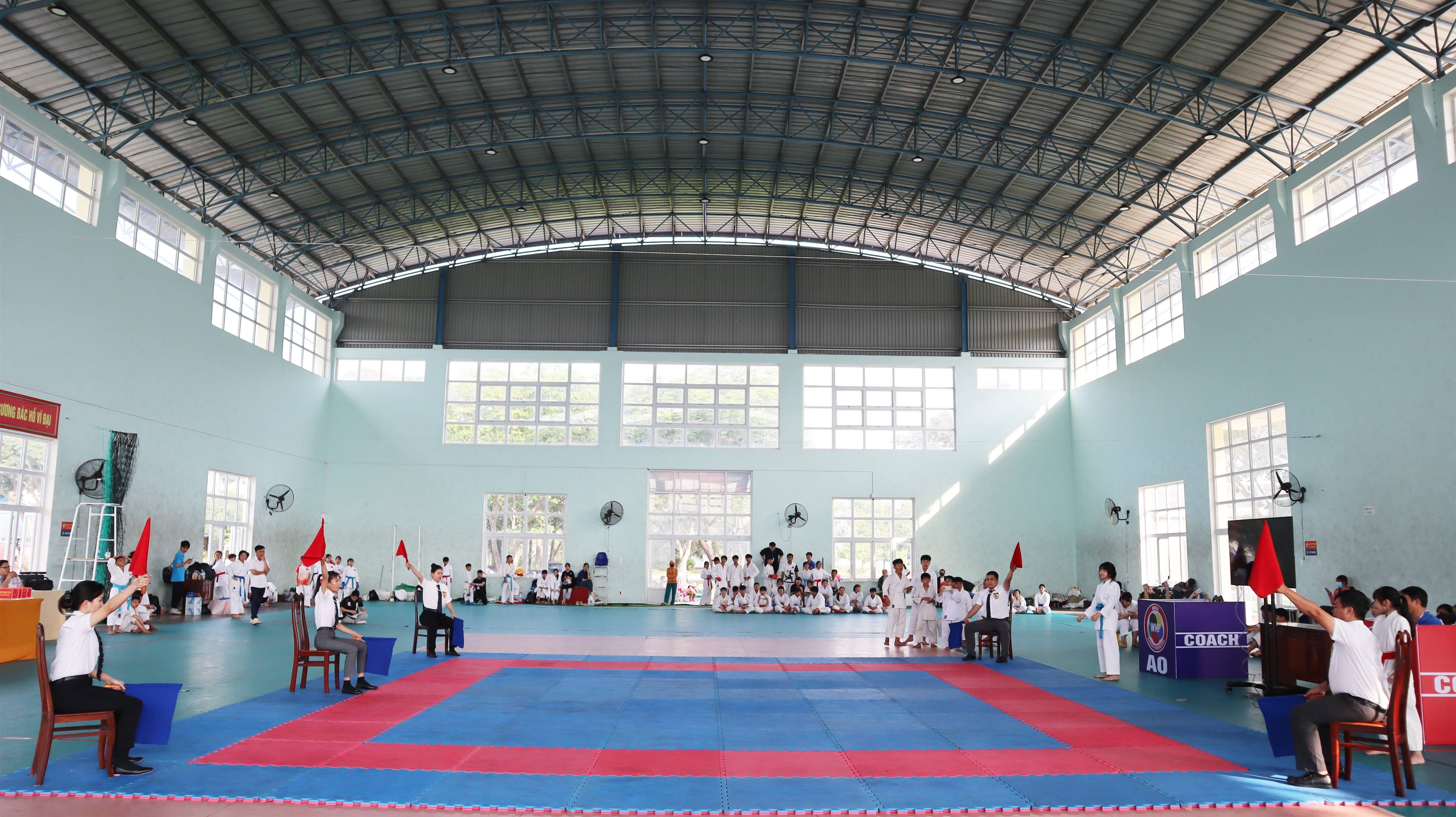 Bến Lức khai mạc giải Karate Đại hội Thể dục thể thao xã Bến Lức mở rộng