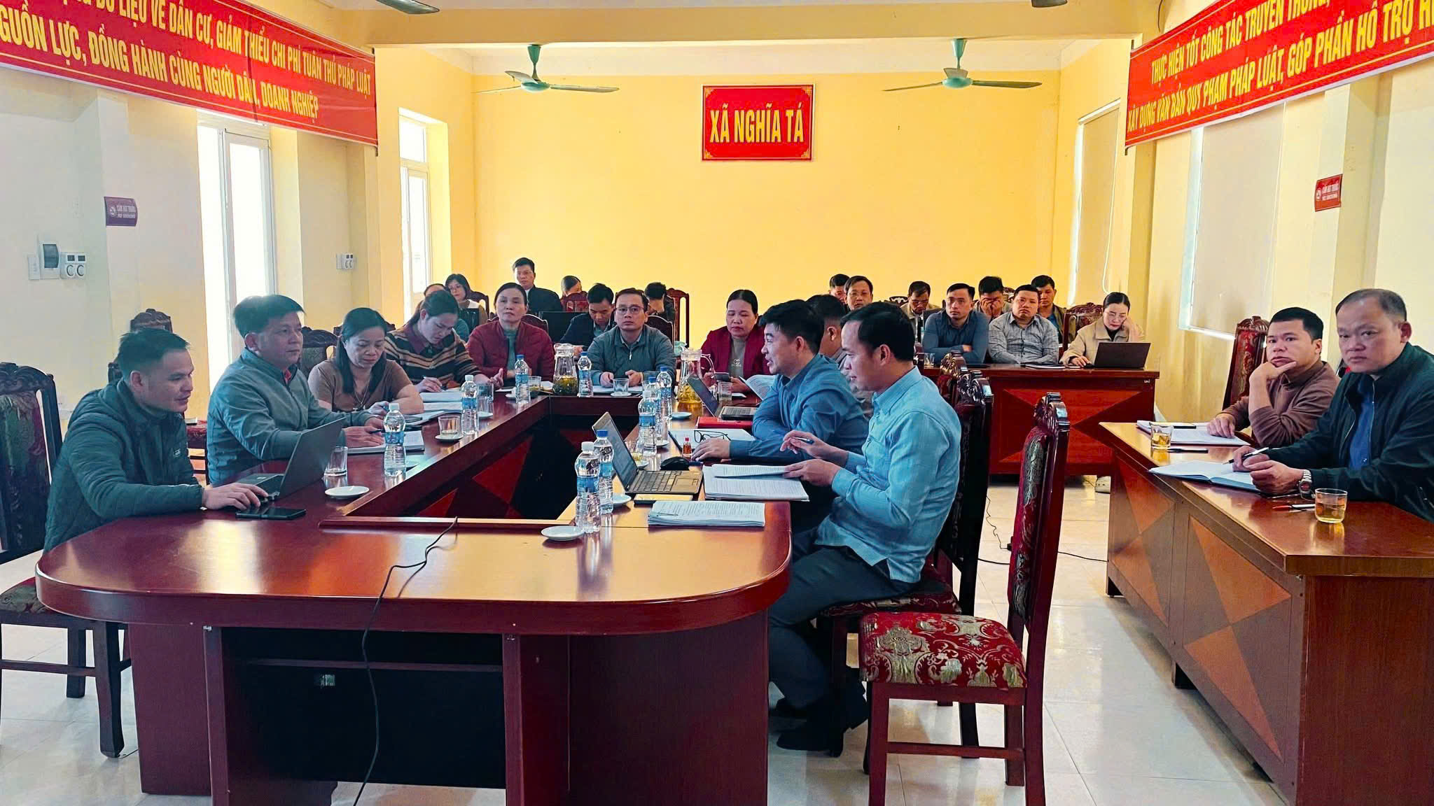 ĐẢNG UỶ XÃ NGHĨA TÁ THAM GIA TẬP HUẤN BỒI DƯỠNG, CẬP NHẬP KIẾN THỨC, KỸ ...