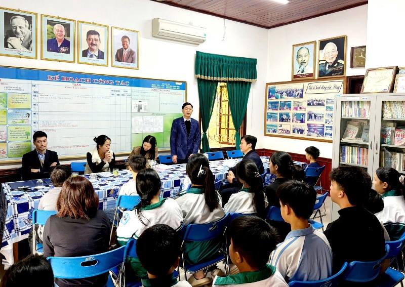 Sở Y tế Lào Cai thăm, tặng quà trẻ em Làng trẻ SOS nhân dịp Tết Nguyên ...